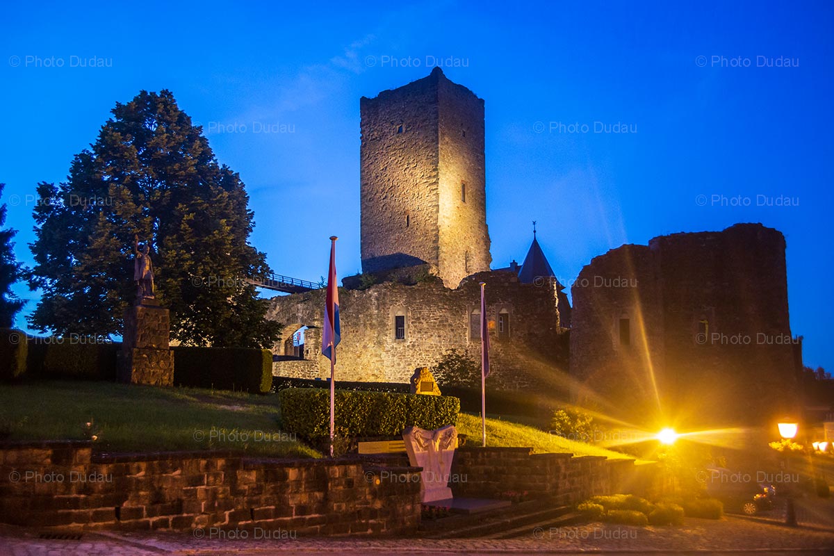 Useldange castle at night – Stock Images Luxembourg